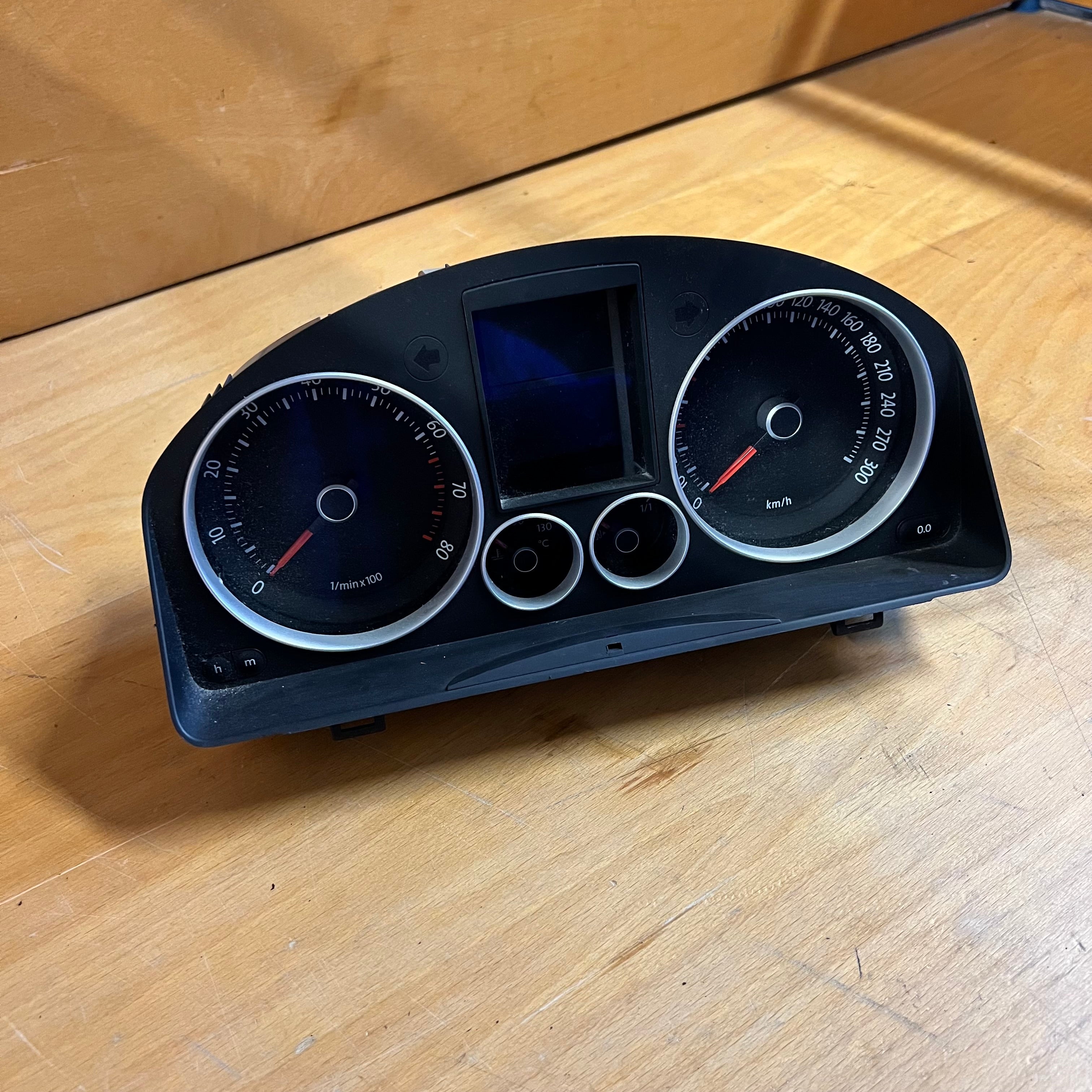 Vw golf 5 gti clusterpanel – B2K Wheels